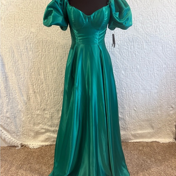 Dresses | Green Satin Prom Dress | Poshmark